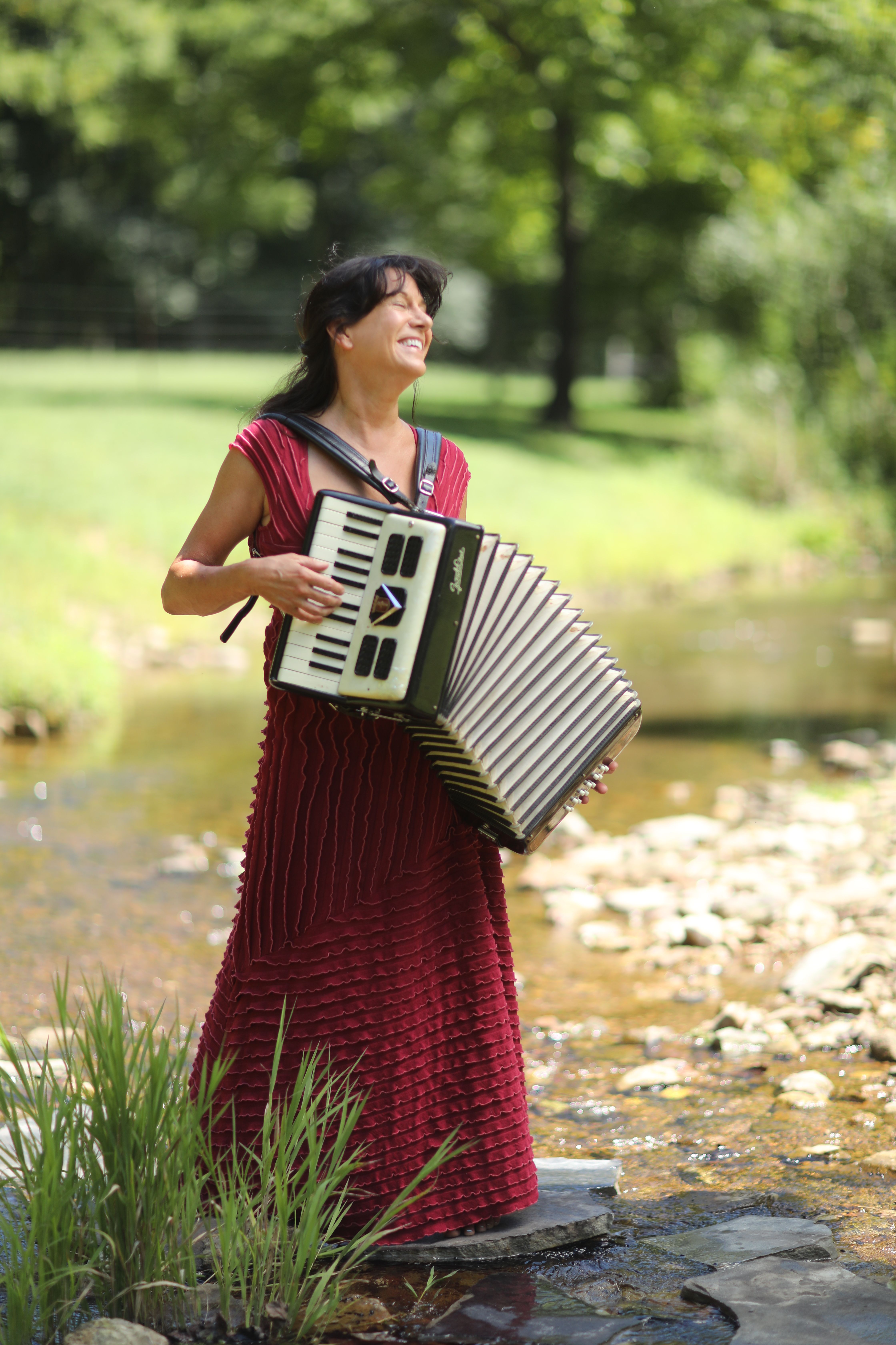 11 Questions to a Nashville Musician: Suzi Ragsdale | Music City Mike